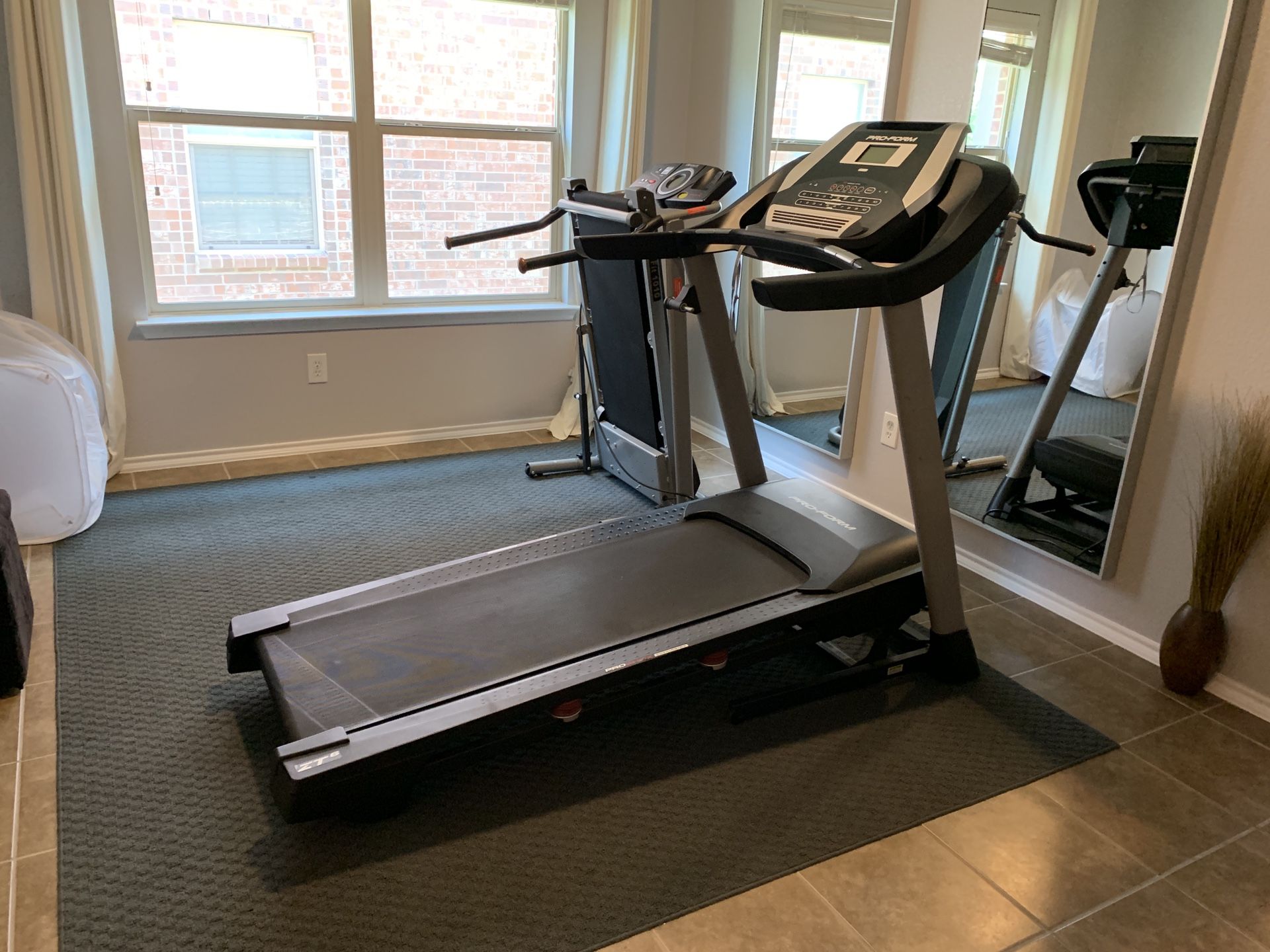 TREADMILL.....HEAVY DUTY PRO-FORM, SHOCK ABSORBING WALKING PAD......400 ...