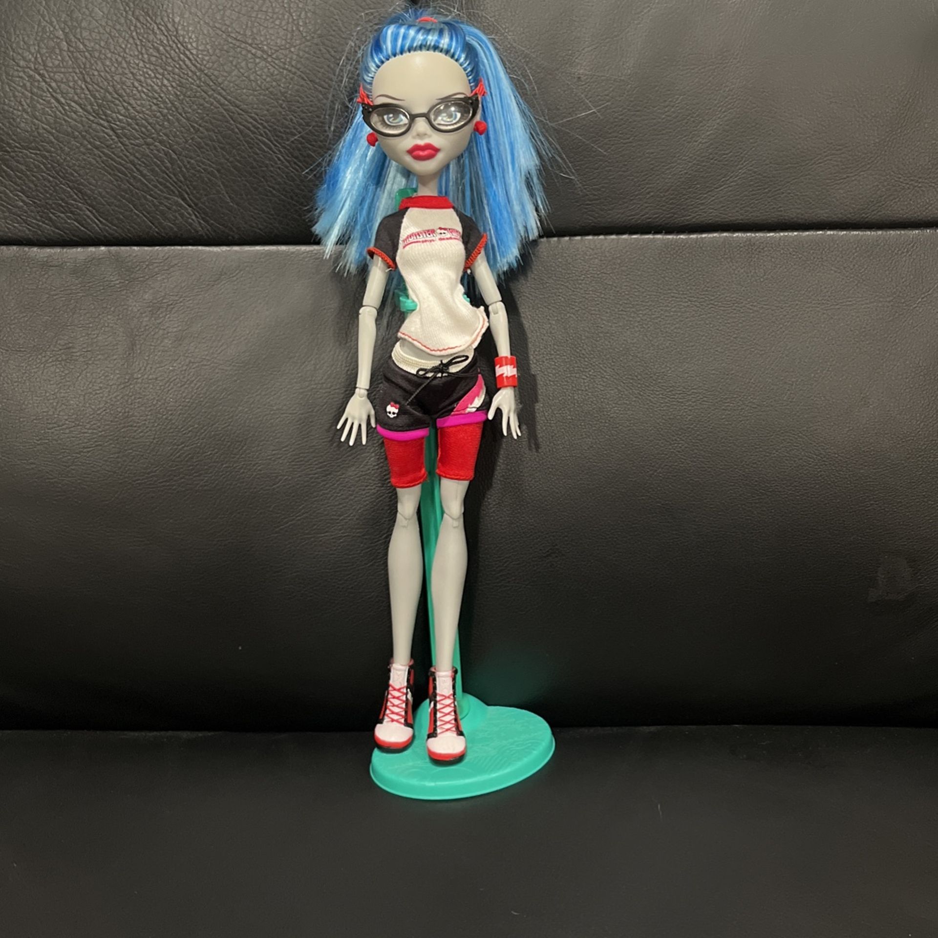 Monster high G1 Doll- Ghoulia Yelps. for Sale in Lake View Terrace, CA ...