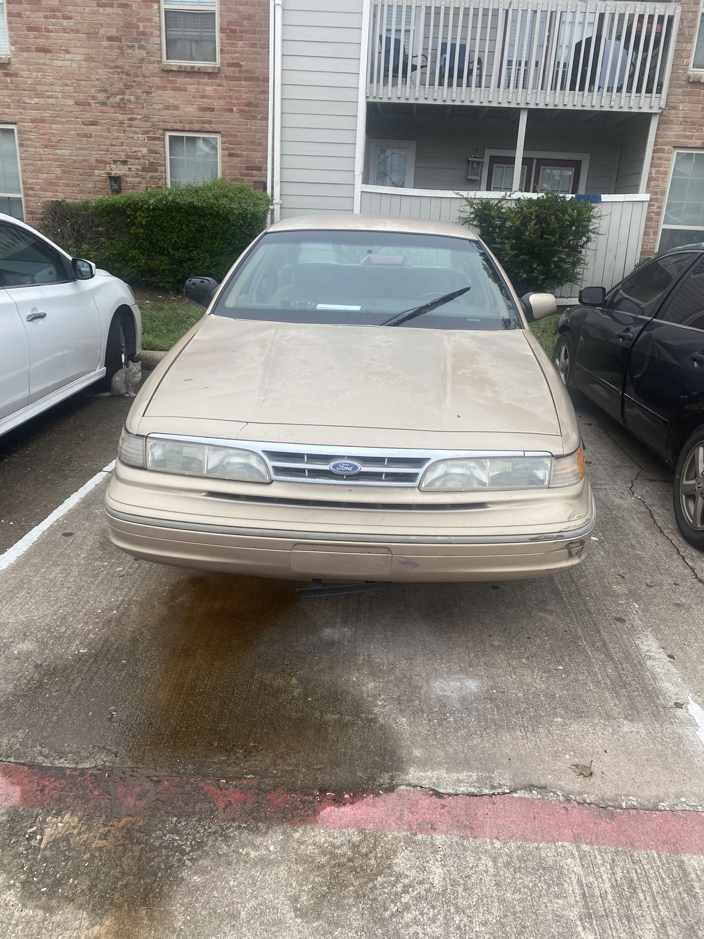 1996 Ford Crown Victoria for Sale in Houston, TX - OfferUp
