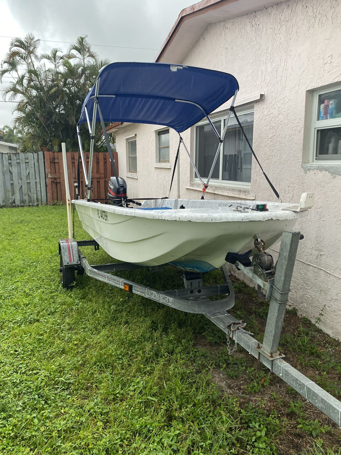 14ft Tri Hull Skiff 25hp Mercury for Sale in Pembroke Pines, FL - OfferUp