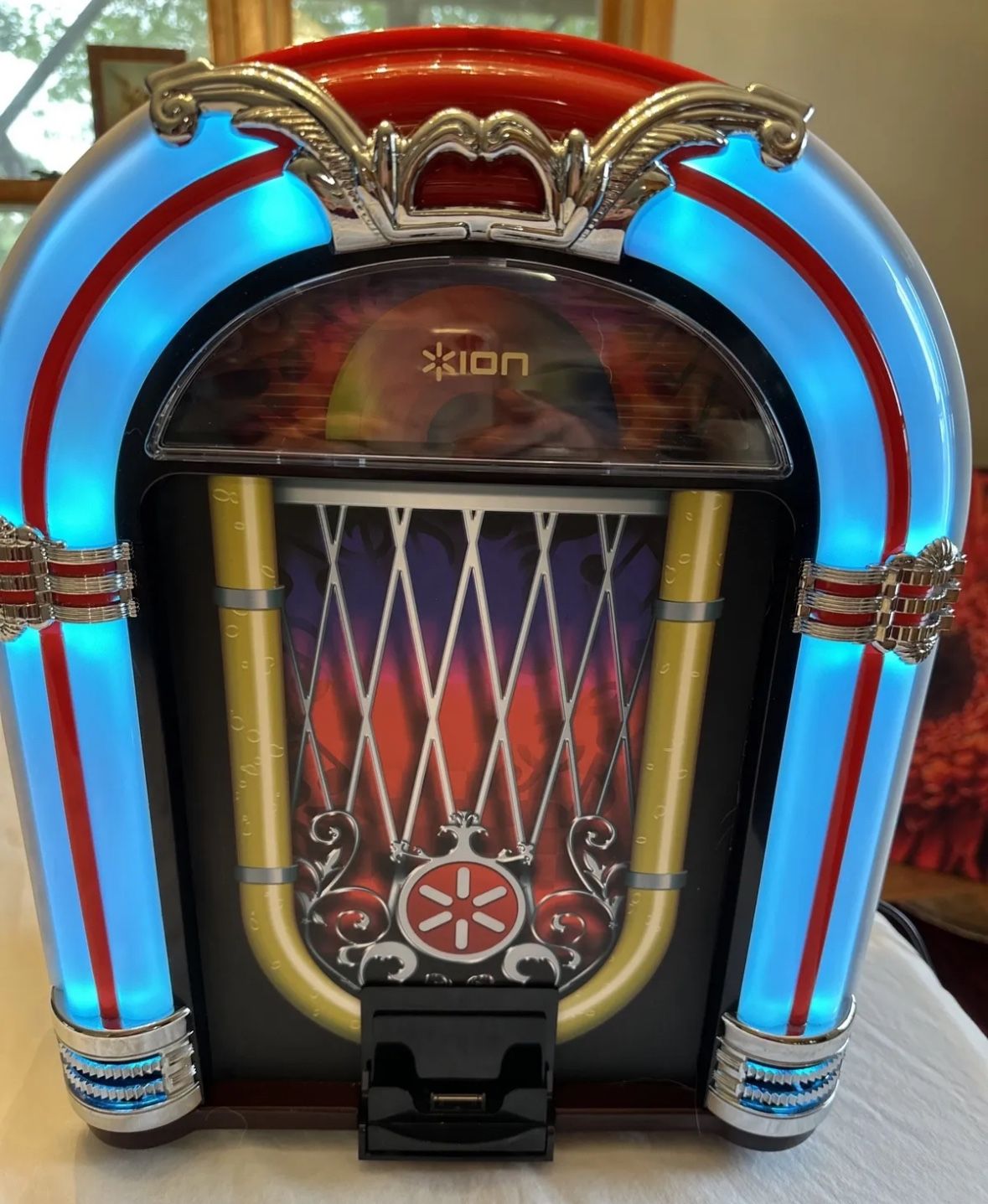 ION JUKEBOX DOCK RETRO SPEAKER DOCK FOR IPAD,IPHONE AND IPOD RARE ...