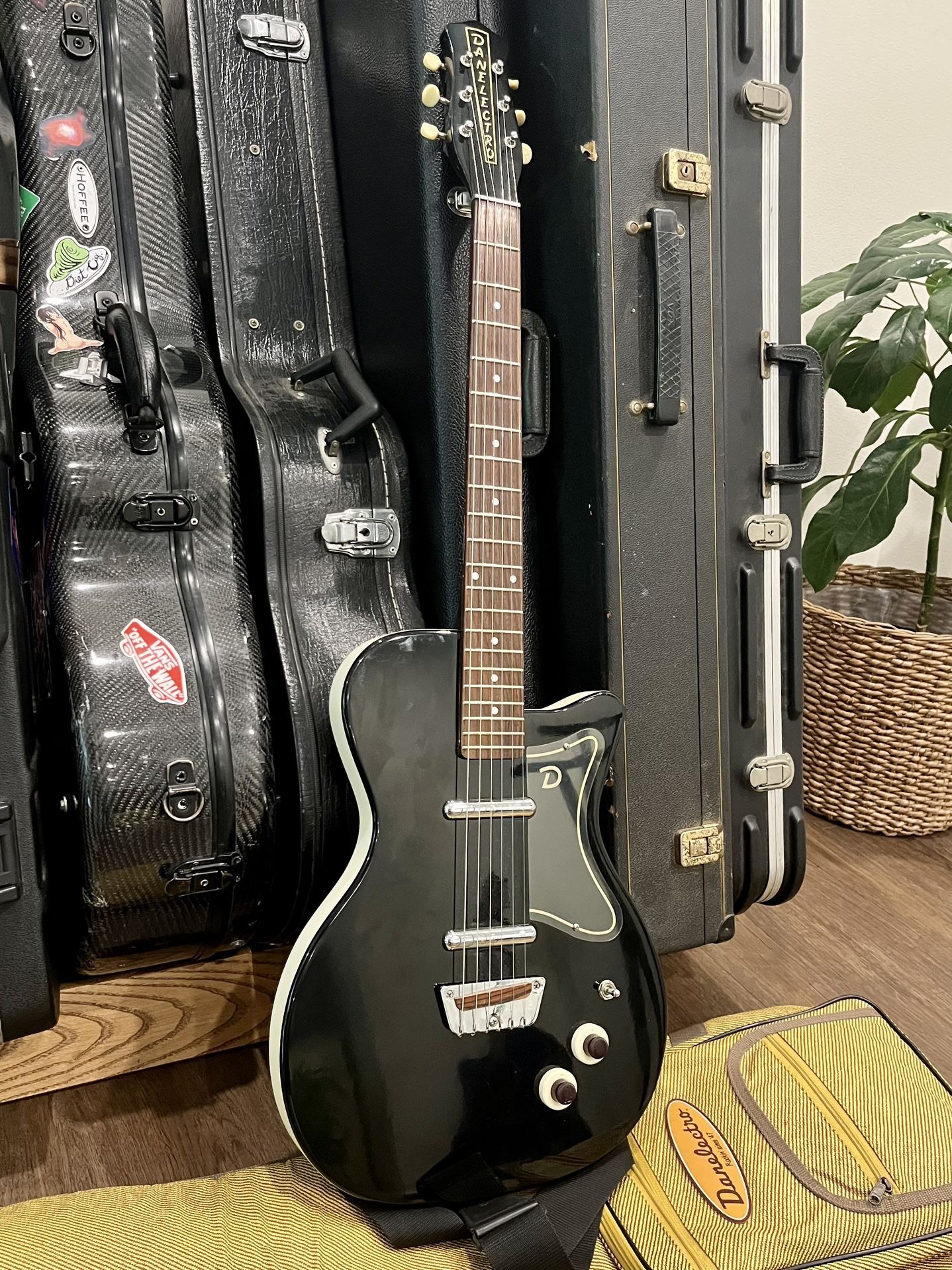 Danelectro '56 U2 (late '90s Reissue) - Black for Sale in La Habra ...