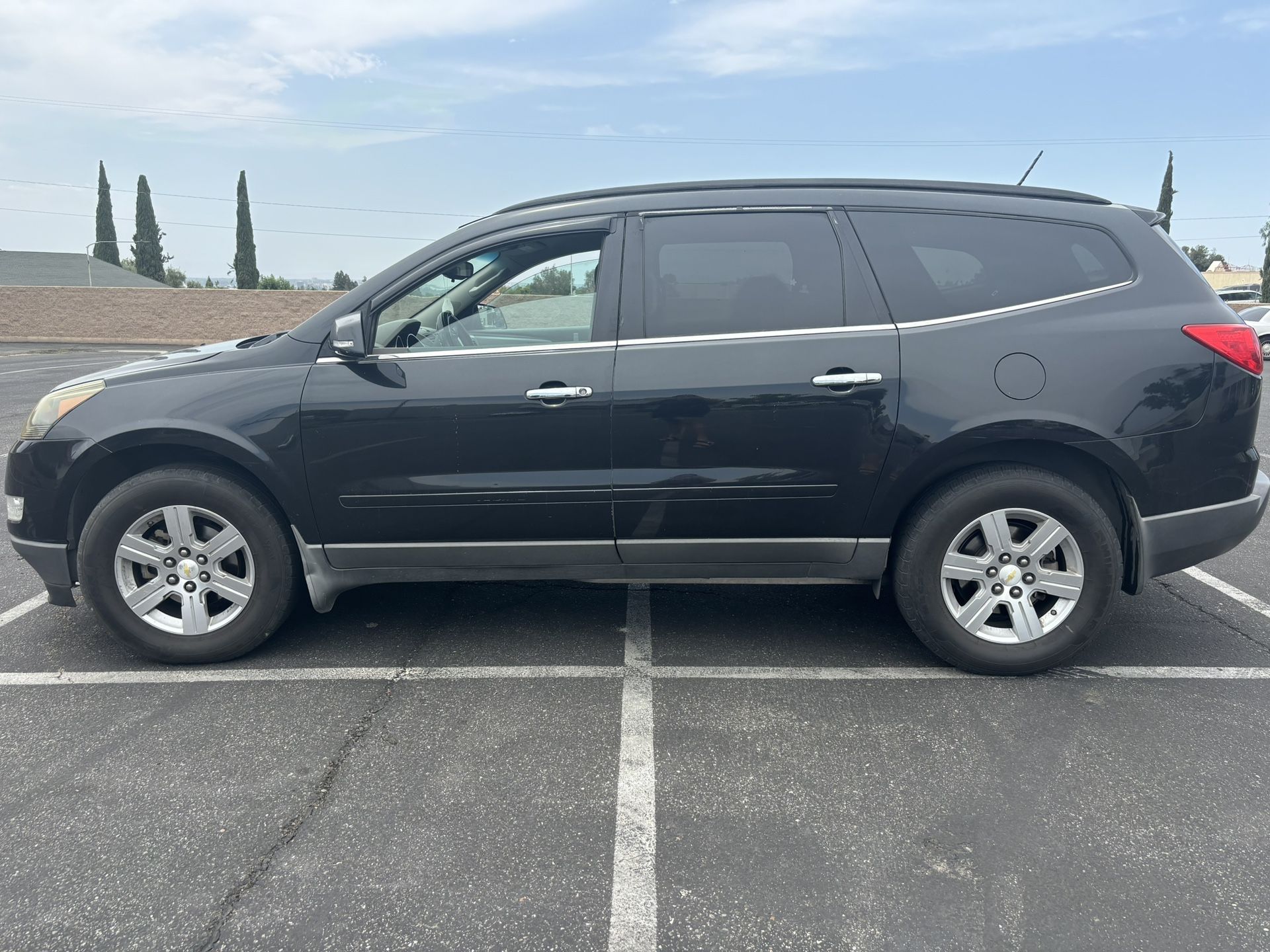2010 Chevrolet Traverse for Sale in Bakersfield, CA - OfferUp