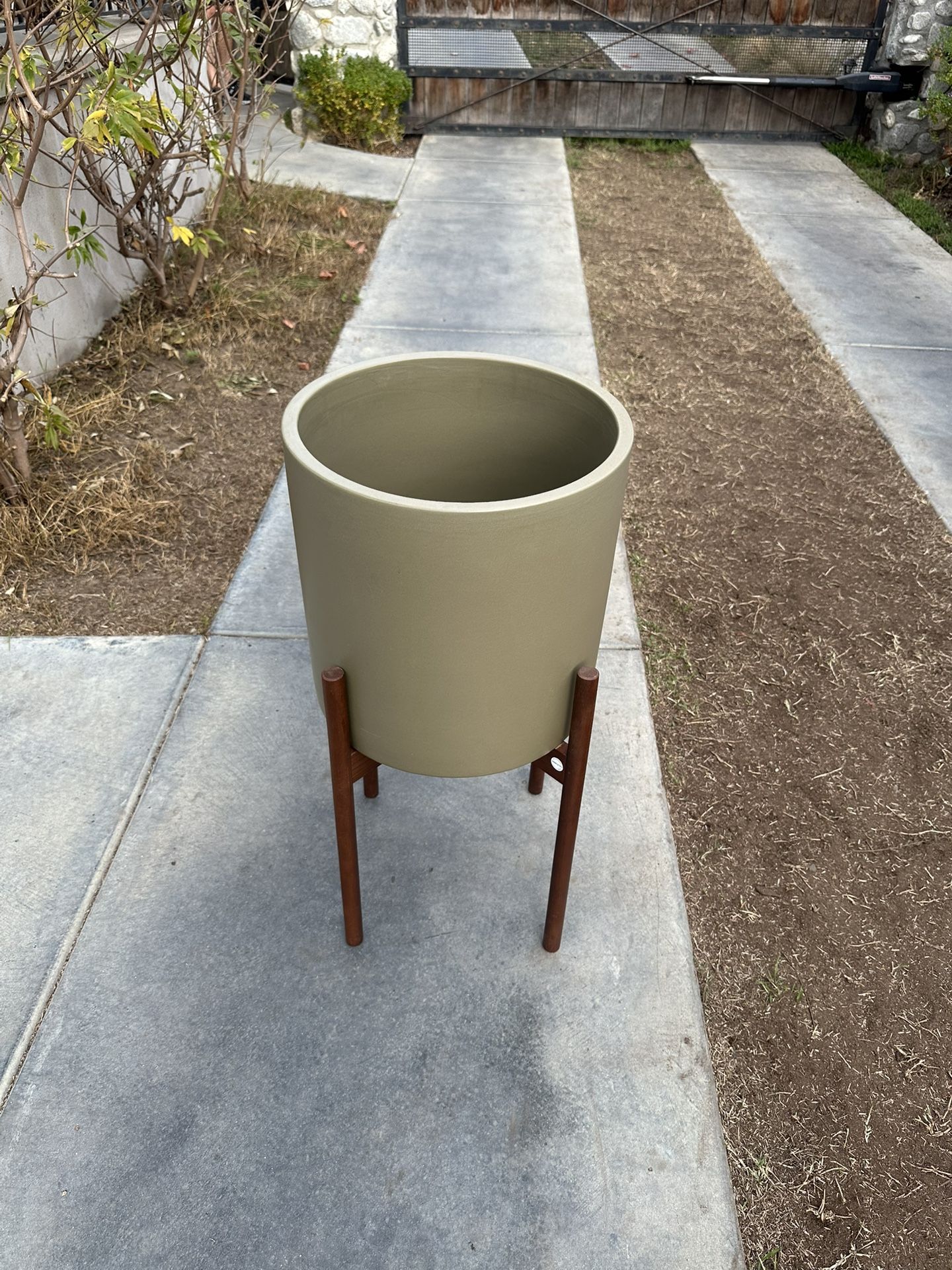 Modernica Ceramic Plant Pot w/ Wood Stand (large) for Sale in Los ...