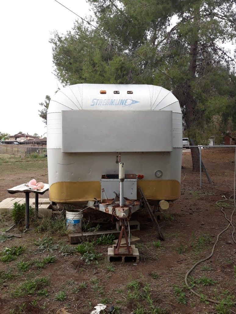 Vintage Streamline Travel Trailer for Sale in Valley Center, CA - OfferUp