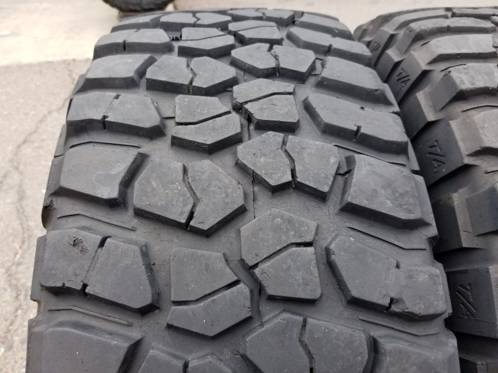 Set of LT35x12.50R17 BFGoodrich KM2 Mud Terrain 8ply 17" 4x4 Tires for Sale in Phoenix, AZ - OfferUp