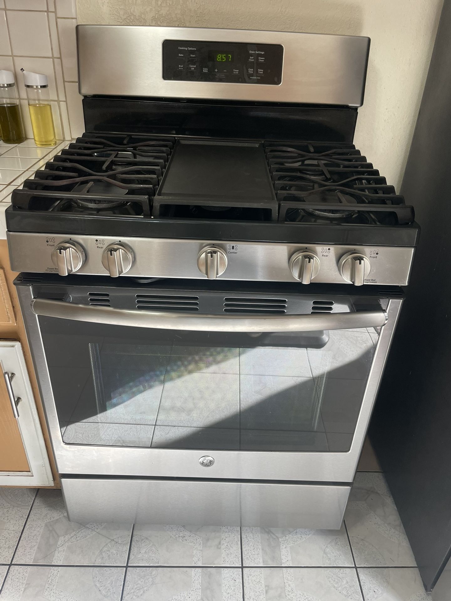 GE Stainless Gas Stove for Sale in Lawndale, CA - OfferUp