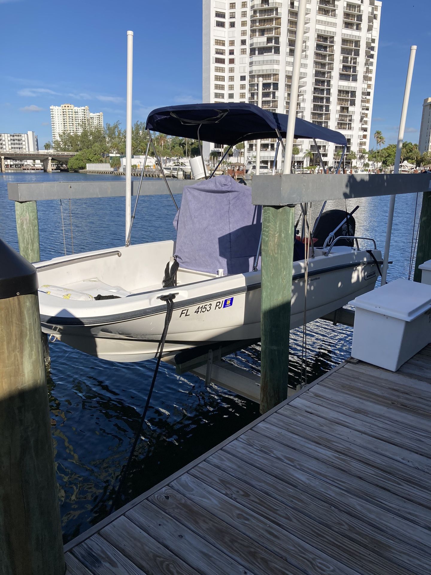 Boston Whaler 17 dauntless 2012 for Sale in Halndle Bch, FL - OfferUp