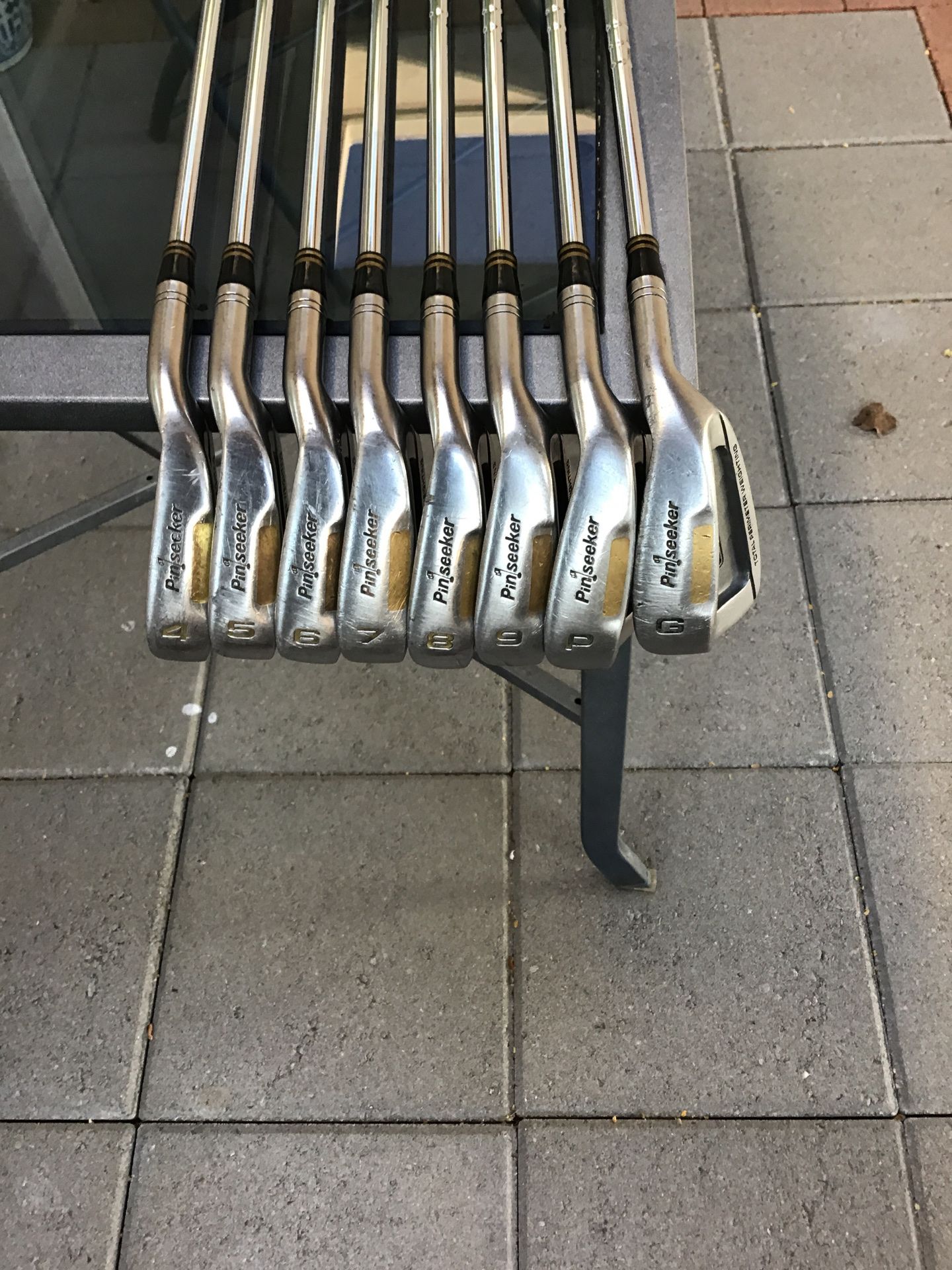 PINSEEKER GOLF CLUBS MENS RH. for Sale in Sun Lakes, AZ - OfferUp
