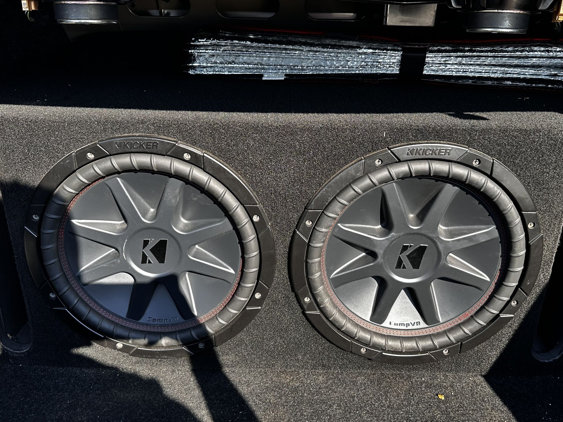 2 12 Kicker In Ported Box With 2000w Amp Great Condition for Sale in ...