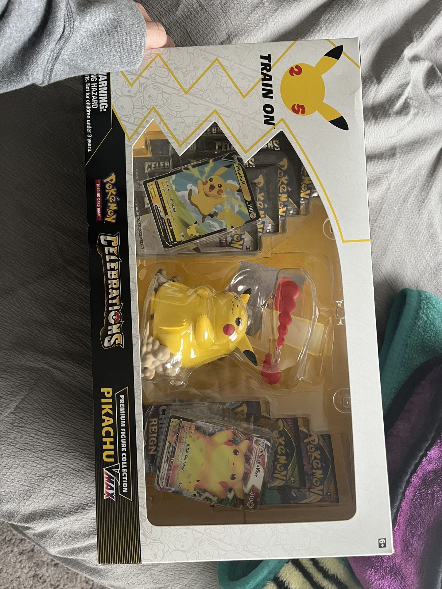 Pokémon Celebrations Premium Figure Collection Pikachu VMAX Box for ...
