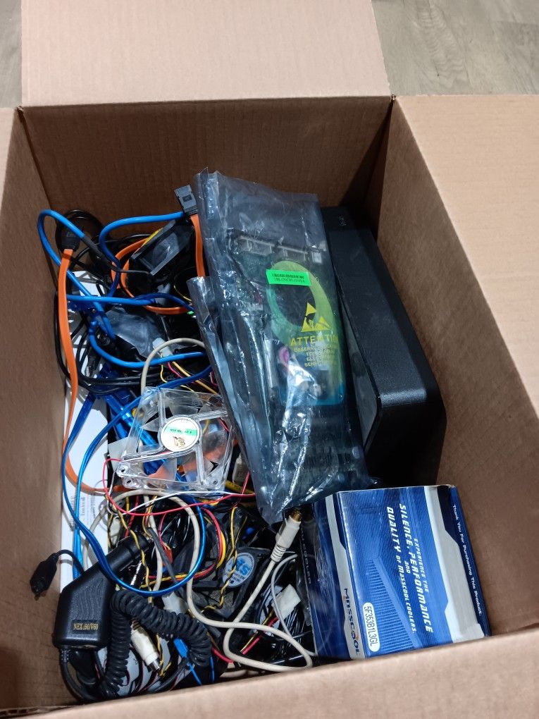Computer Stuff Mostly for Sale in Snohomish, WA - OfferUp