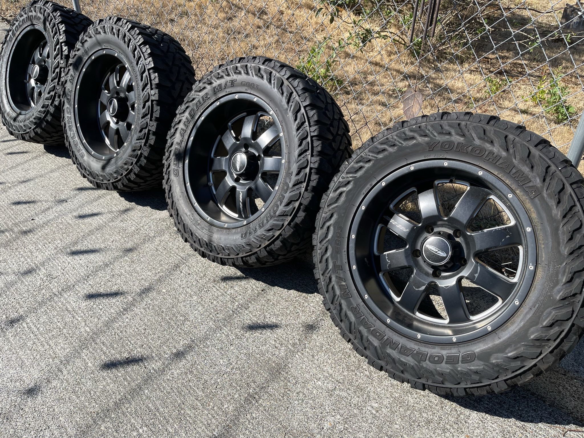Pro Comp 73 Series Trilogy, 20x10 Wheels with Yokohama 35x12.50R20 Tire ...
