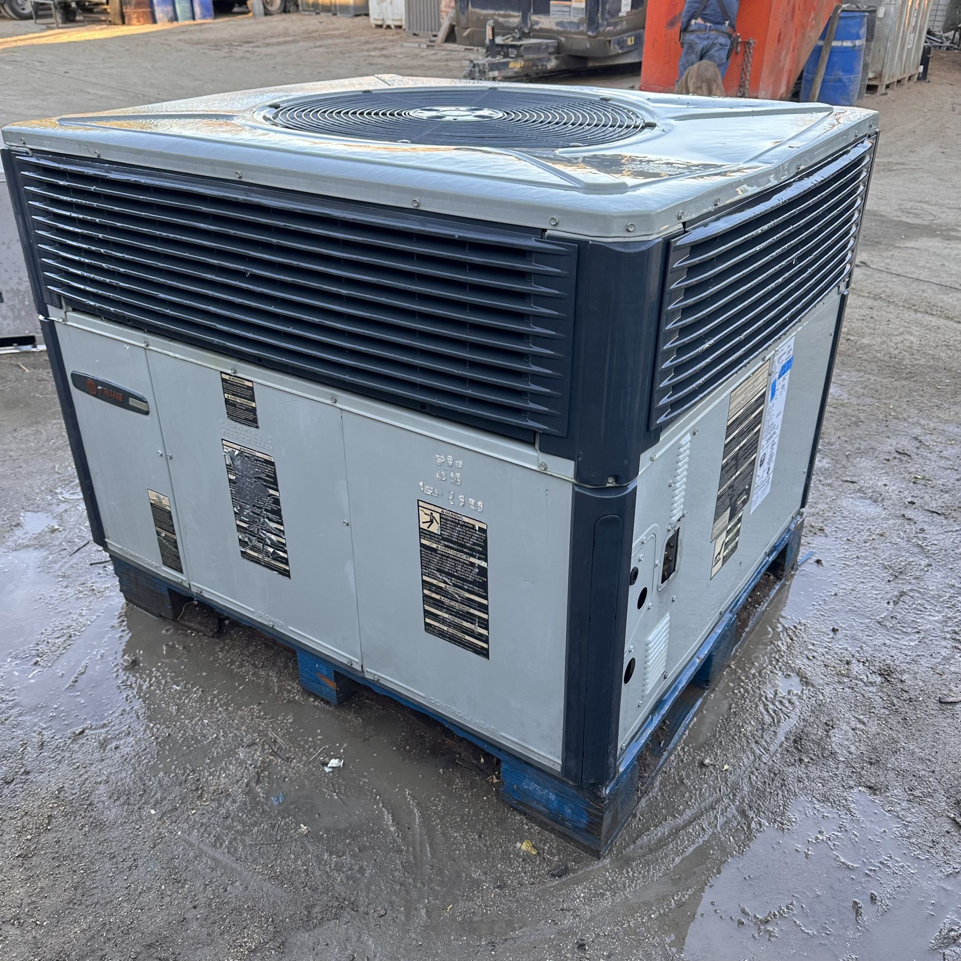 Trane 2 ton AC unit gas heat for Sale in Phoenix, AZ - OfferUp