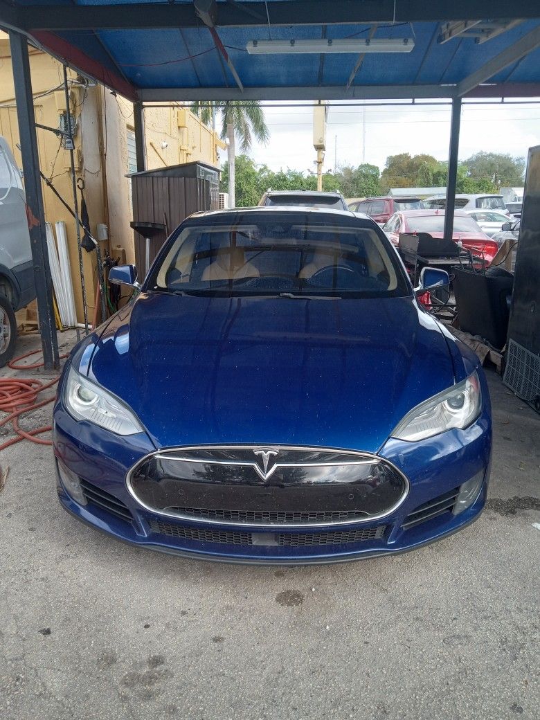 Absolutely Gorgeous 2016 Tesla S Line With Leather Panoramic Sunroof ...
