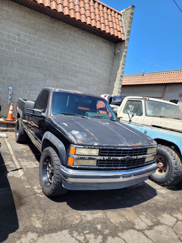 1990 Chevrolet C/K 2500 for Sale in Los Angeles, CA - OfferUp