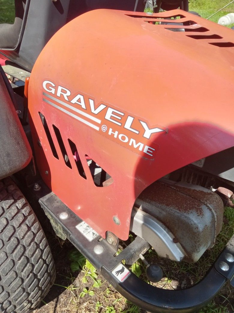 Gravely Zt 1740 Zero Turn Mower for Sale in Tobyhanna, PA - OfferUp