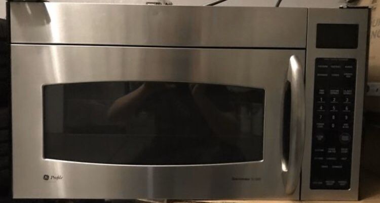 Nice Microwave - GE Profile Spacemaker XL1800 - JVM1870SK03 for Sale in ...