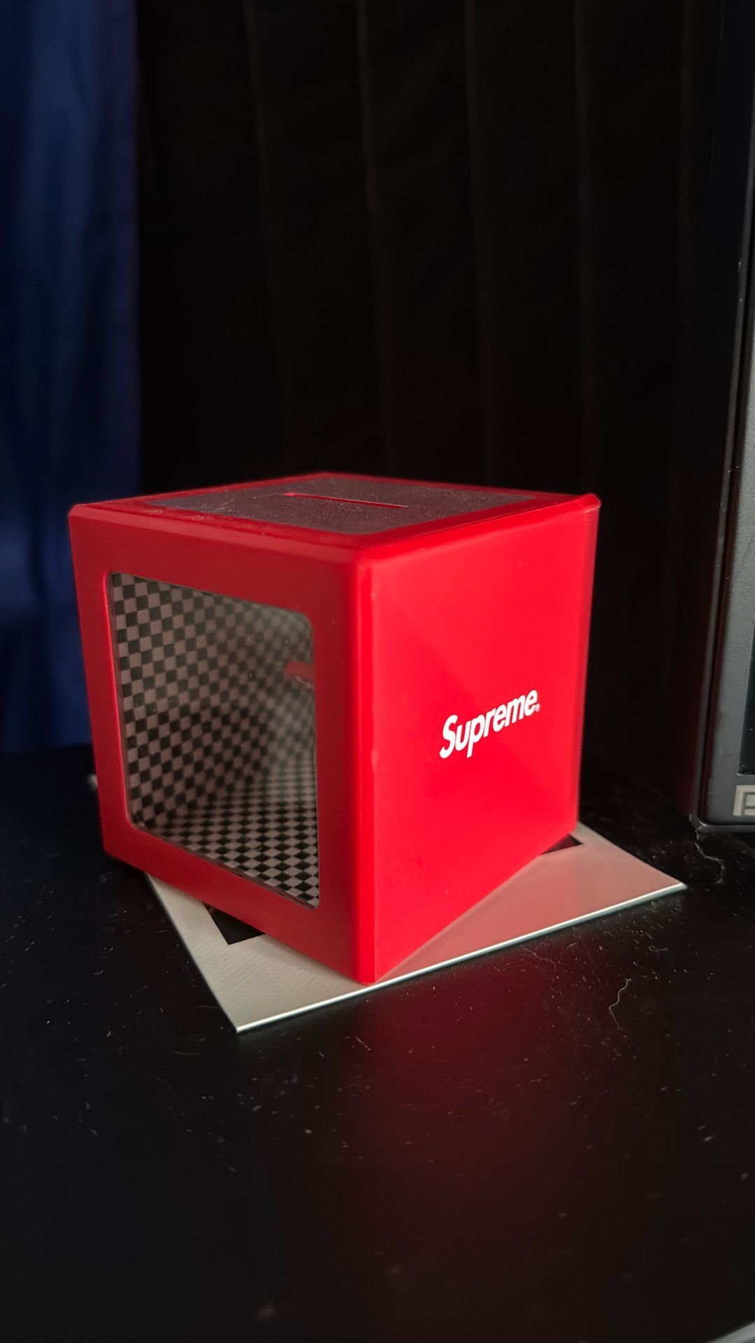 Supreme Coin Box for Sale in Los Angeles, CA - OfferUp