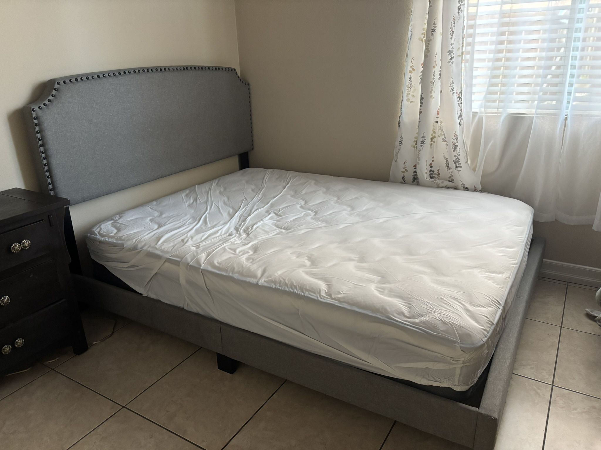Queen Bed frame for Sale in Perris, CA - OfferUp