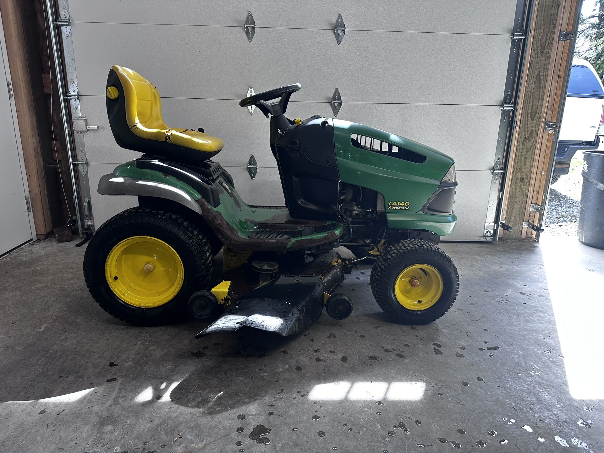 John Deere LA140 for Sale in Black Diamond, WA - OfferUp