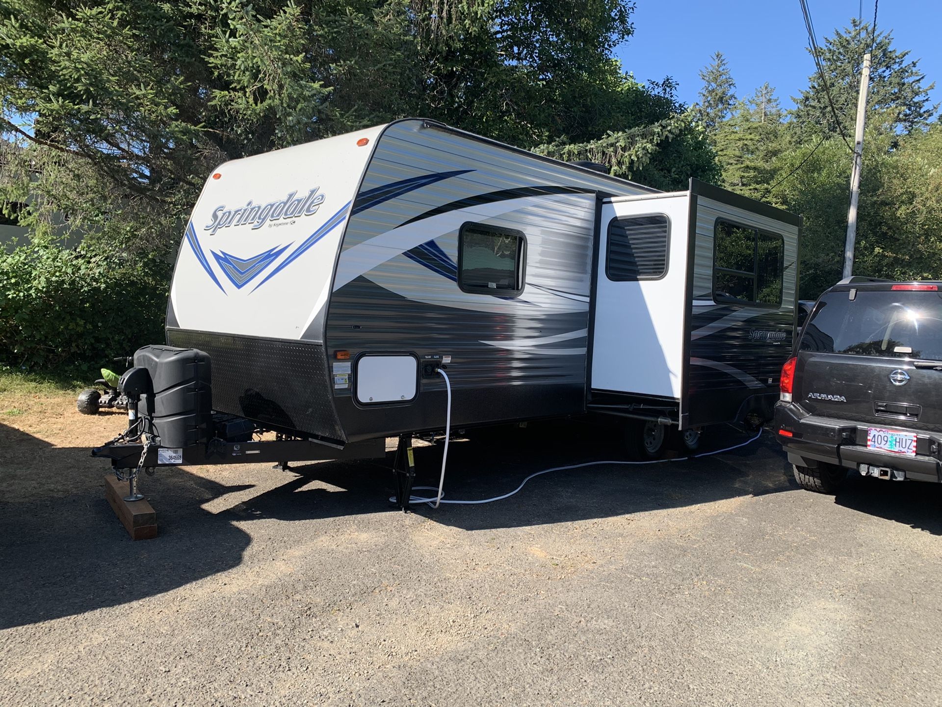 2019 27’ springdale by keystone tow behind camping trailer for Sale in ...