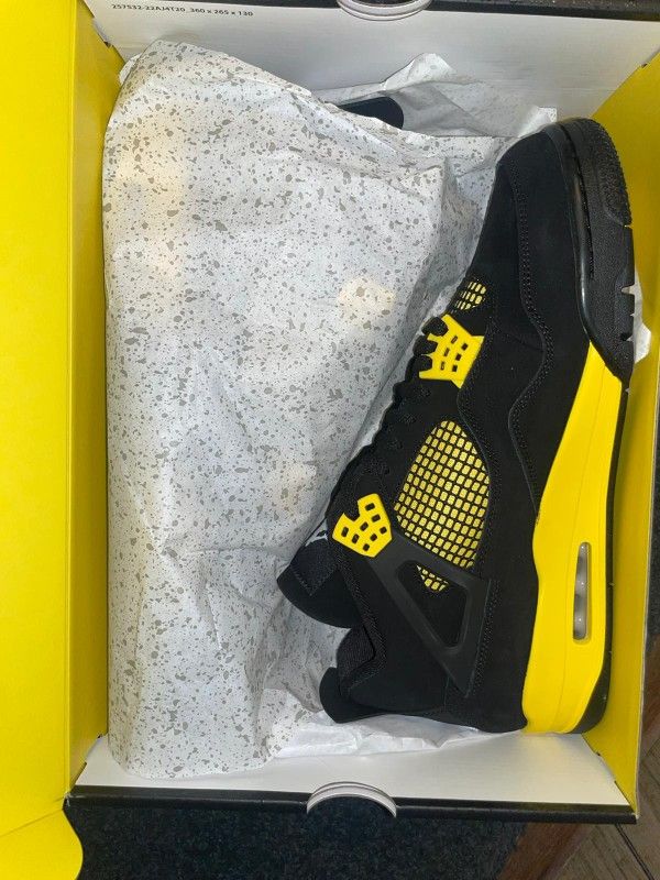 Retro JORDAN THUNDER 4s Size 13 Black/Tour Yellow for Sale in Newell ...