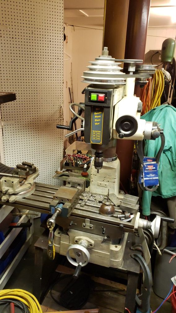 Wilton Milling Machine R8 Spindle, power down feed, very nice for Sale ...