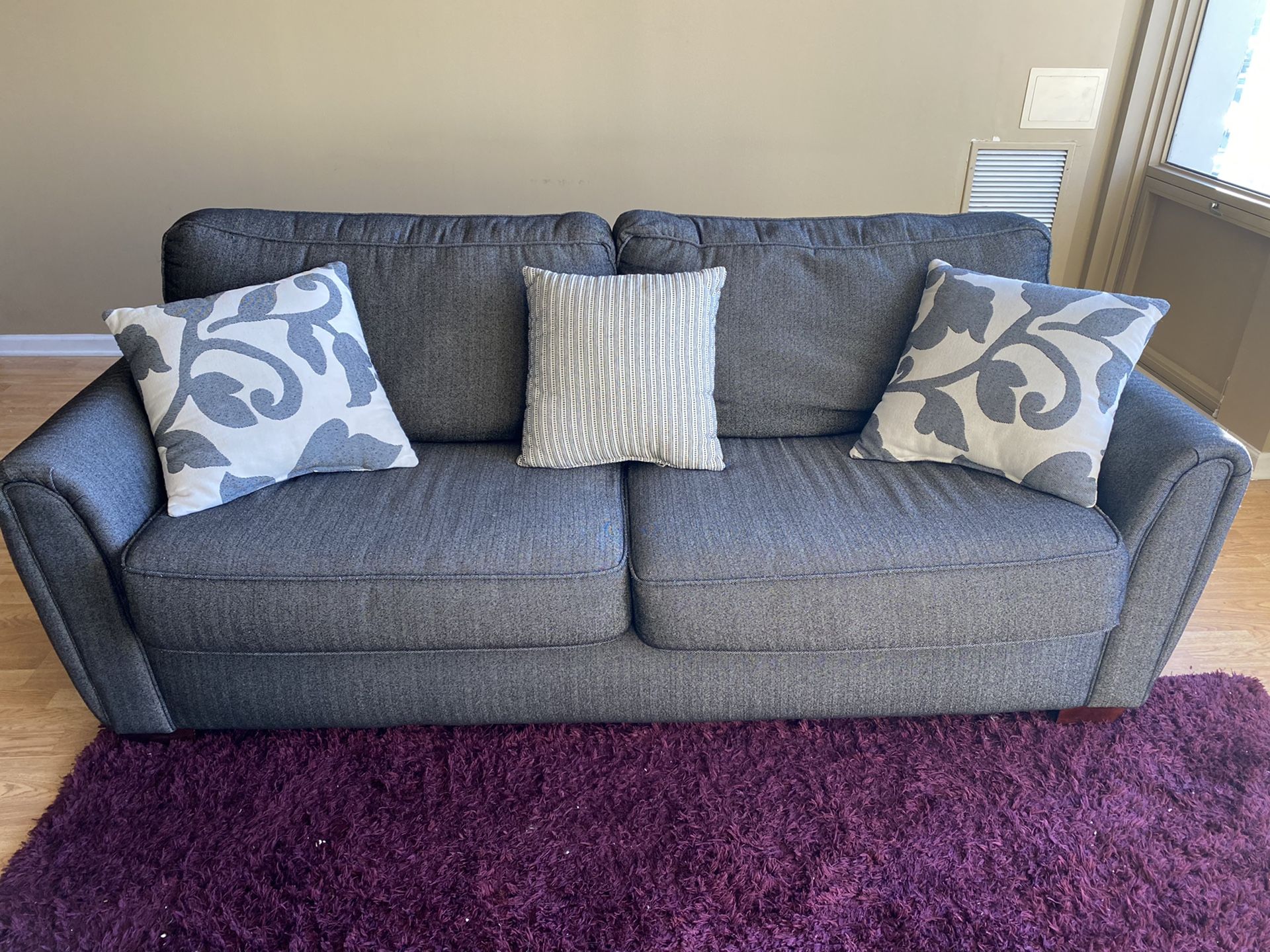 Gently used sofa for sale! for Sale in Chicago, IL - OfferUp