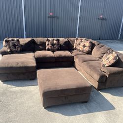 U Shaped Sectional Couch with Ottoman FREE DELIVERY AVAILABLE for Sale in Houston TX OfferUp