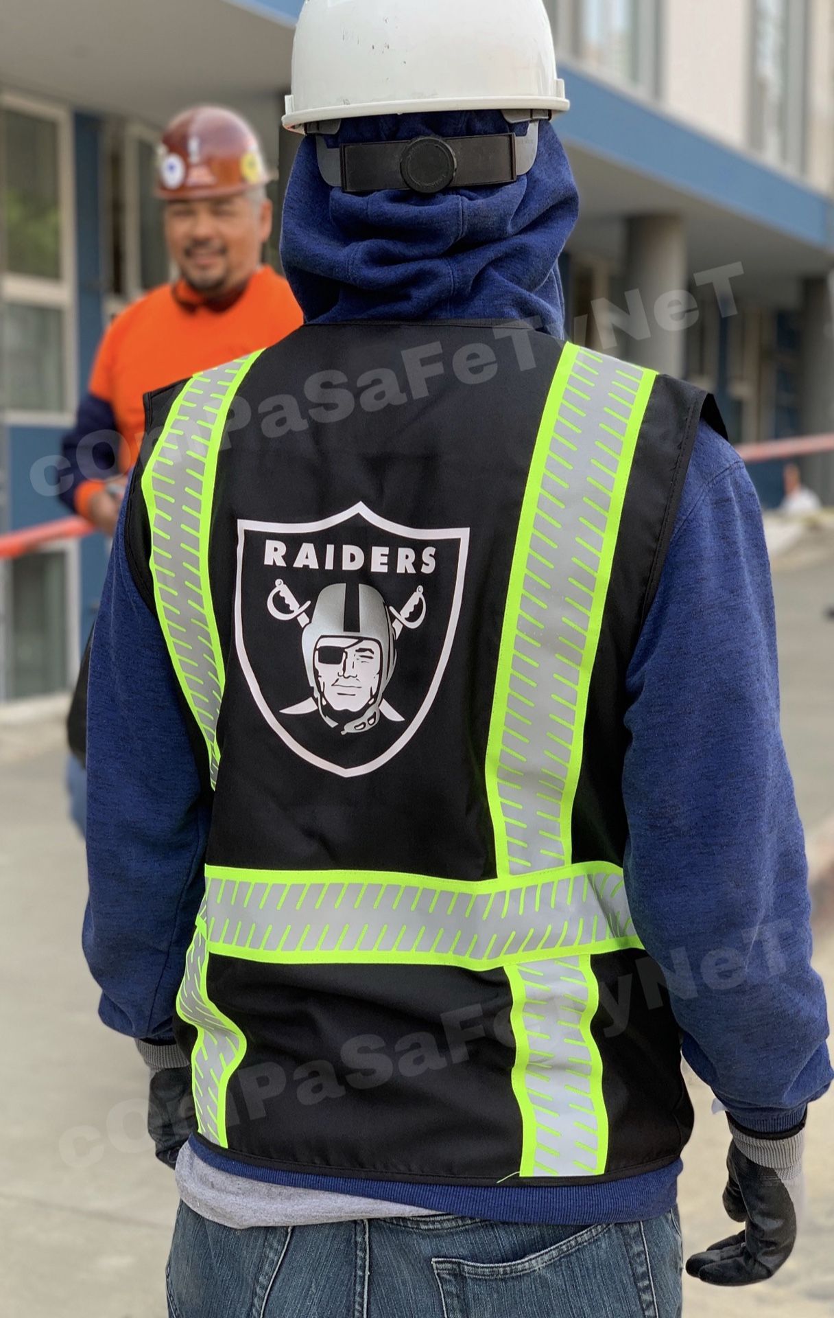 OAKLAND RAIDERS CUSTOM CONSTRUCTION SAFETY VEST MED & XL for Sale in ...