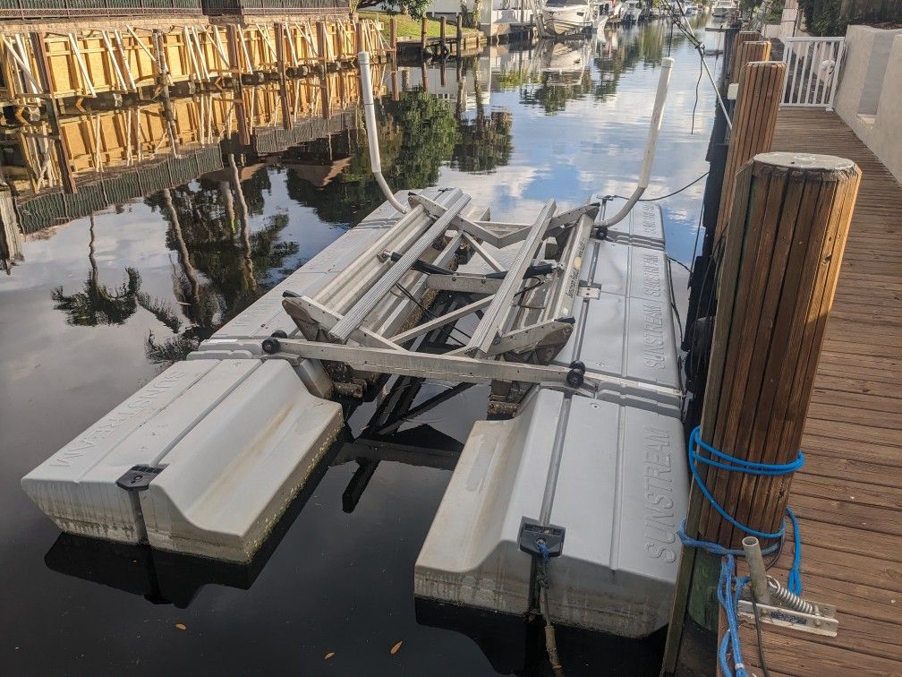 Sunstream Float Lift Floating Boat Lift for Sale in Fort Lauderdale, FL ...
