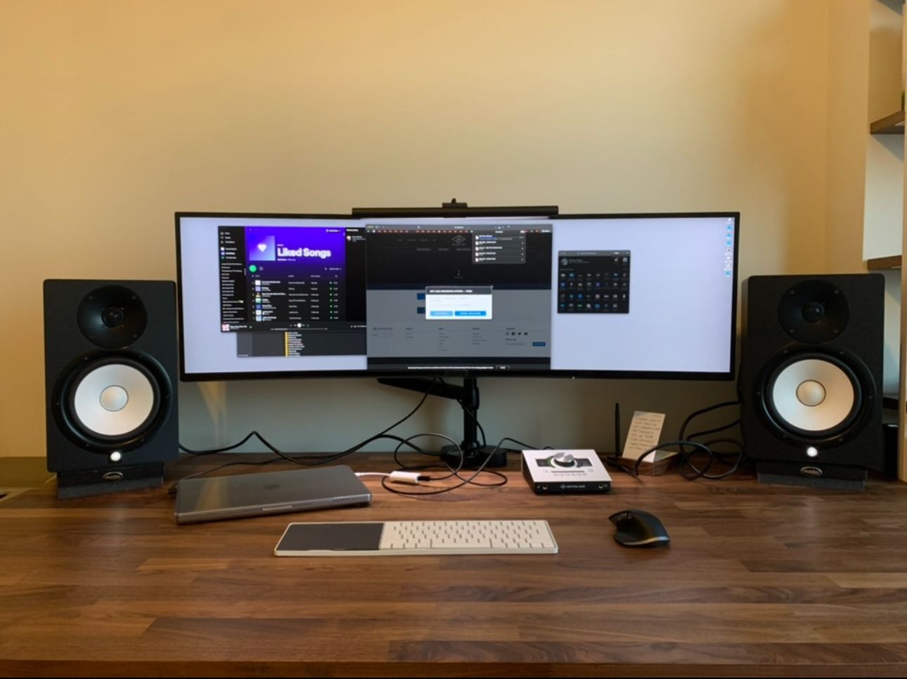 Dell U4919DW Ultra Sharp 49" Screen Led-Lit Monitor Black for Sale in ...