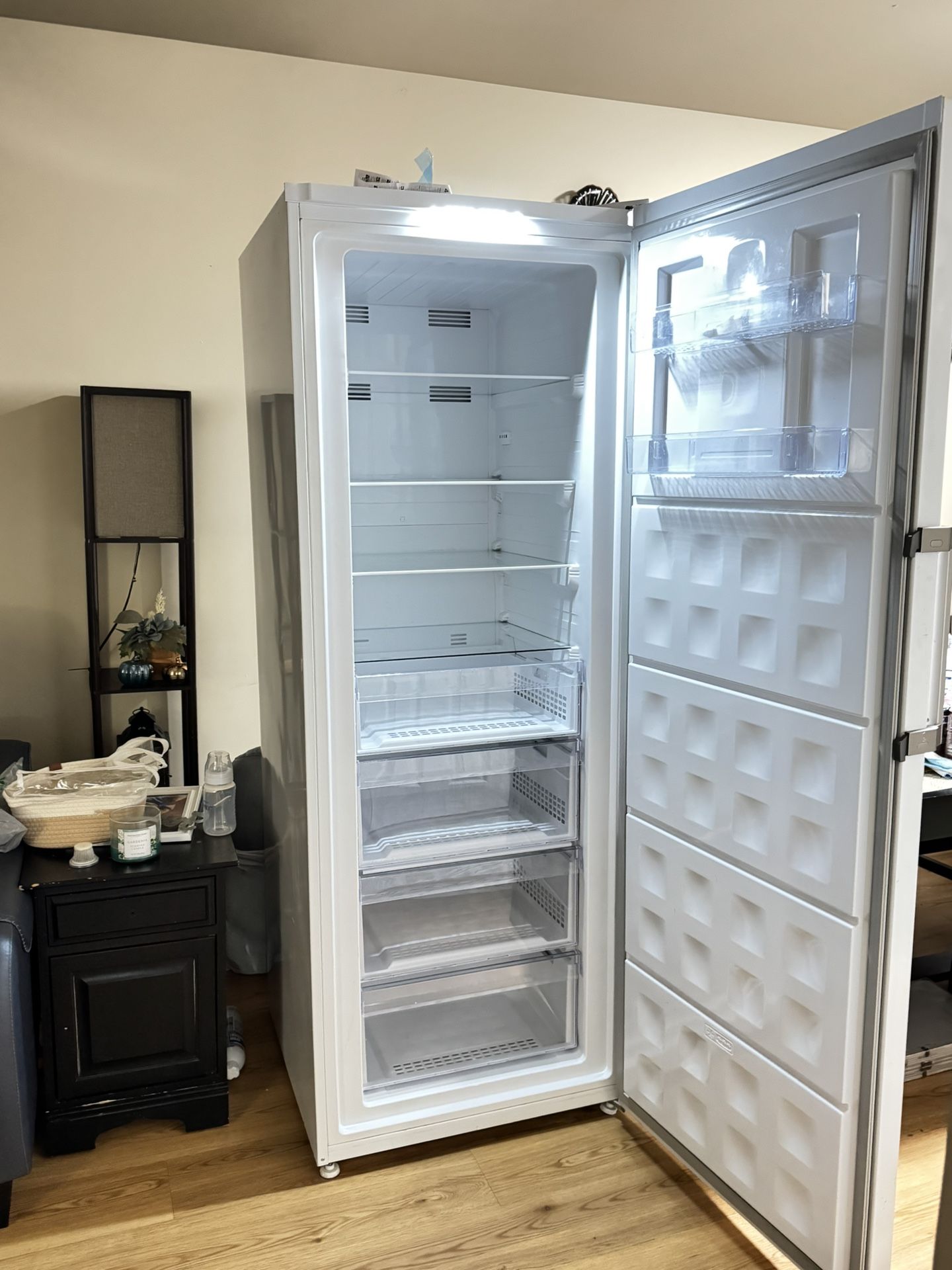 Upright freezer for Sale in Norfolk, VA - OfferUp
