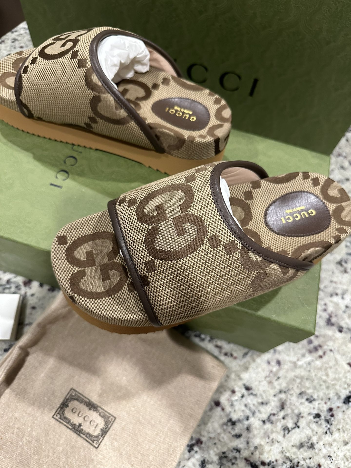 GUCCI Jumbo Logo Supreme Slides Size 8 for Sale in Austin, TX - OfferUp