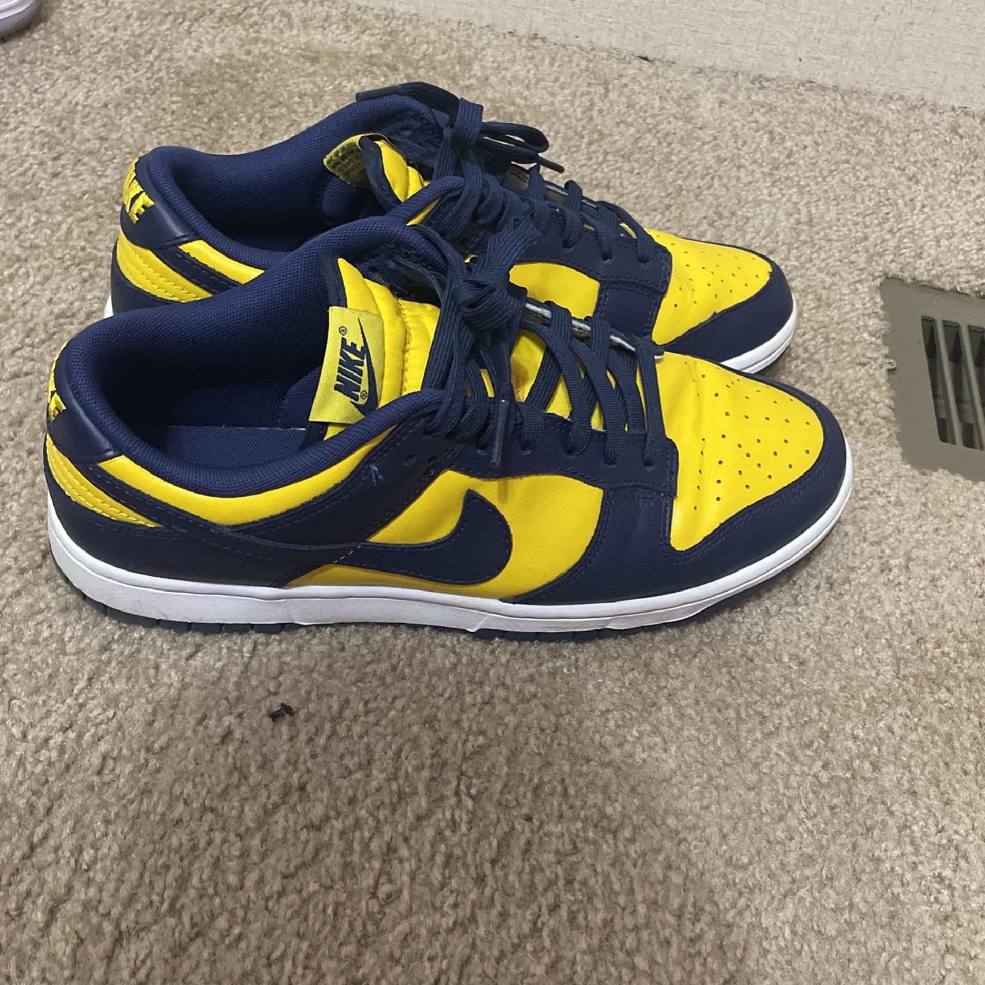 MICHIGAN DUNKS——> for Sale in Louisburg, NC - OfferUp
