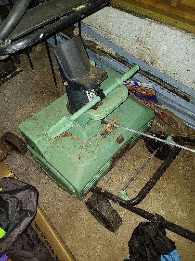 Electrick Mint Green Snowblower for Sale in North Plainfield, NJ - OfferUp
