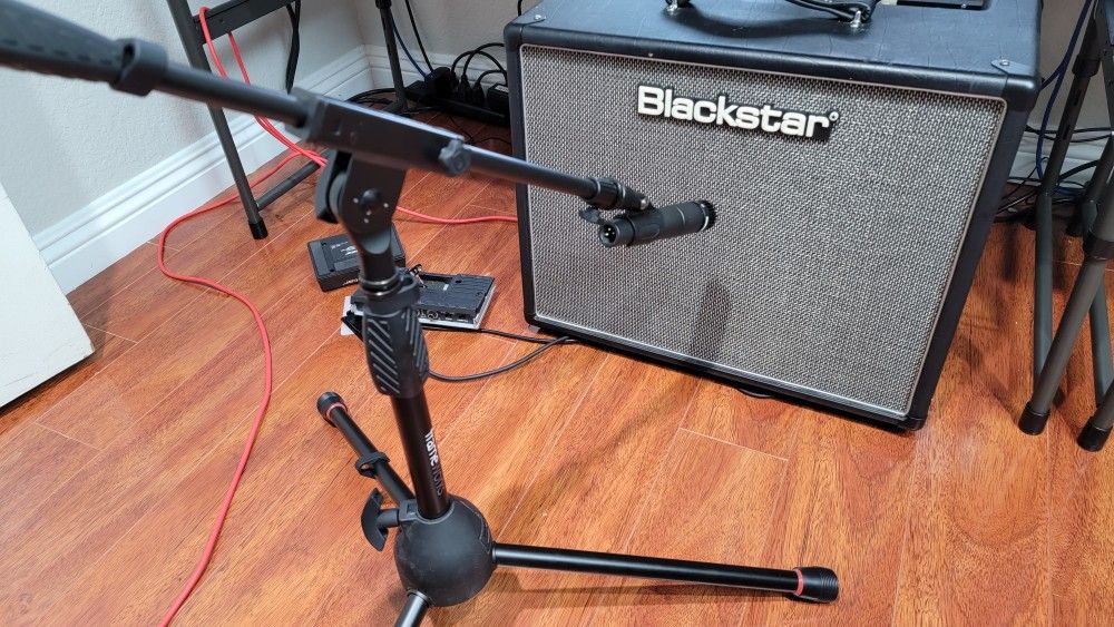 Shure SM57 Microphone + Stand for Sale in Moreno Valley, CA - OfferUp