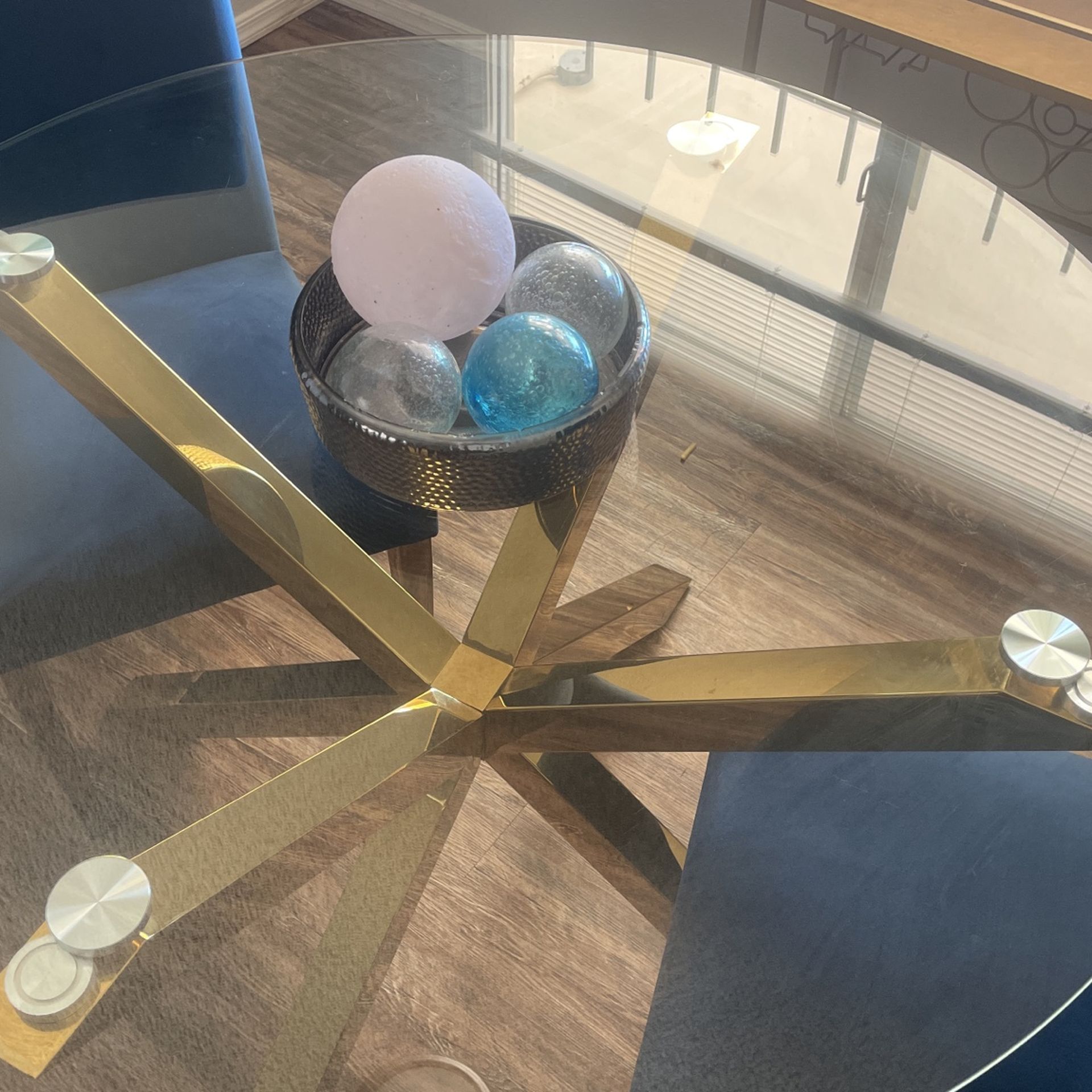 Gold Table Stand And Glass for Sale in Glendale, AZ - OfferUp