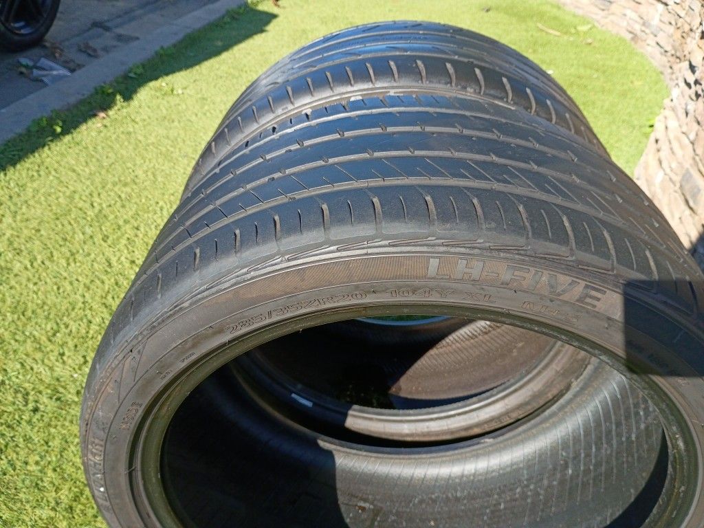 Tire 285/35ZR20 for Sale in Chino Hills, CA - OfferUp