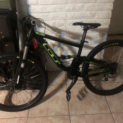 GT Verb Expert Mountain Bicycle for Sale in Miami, FL - OfferUp