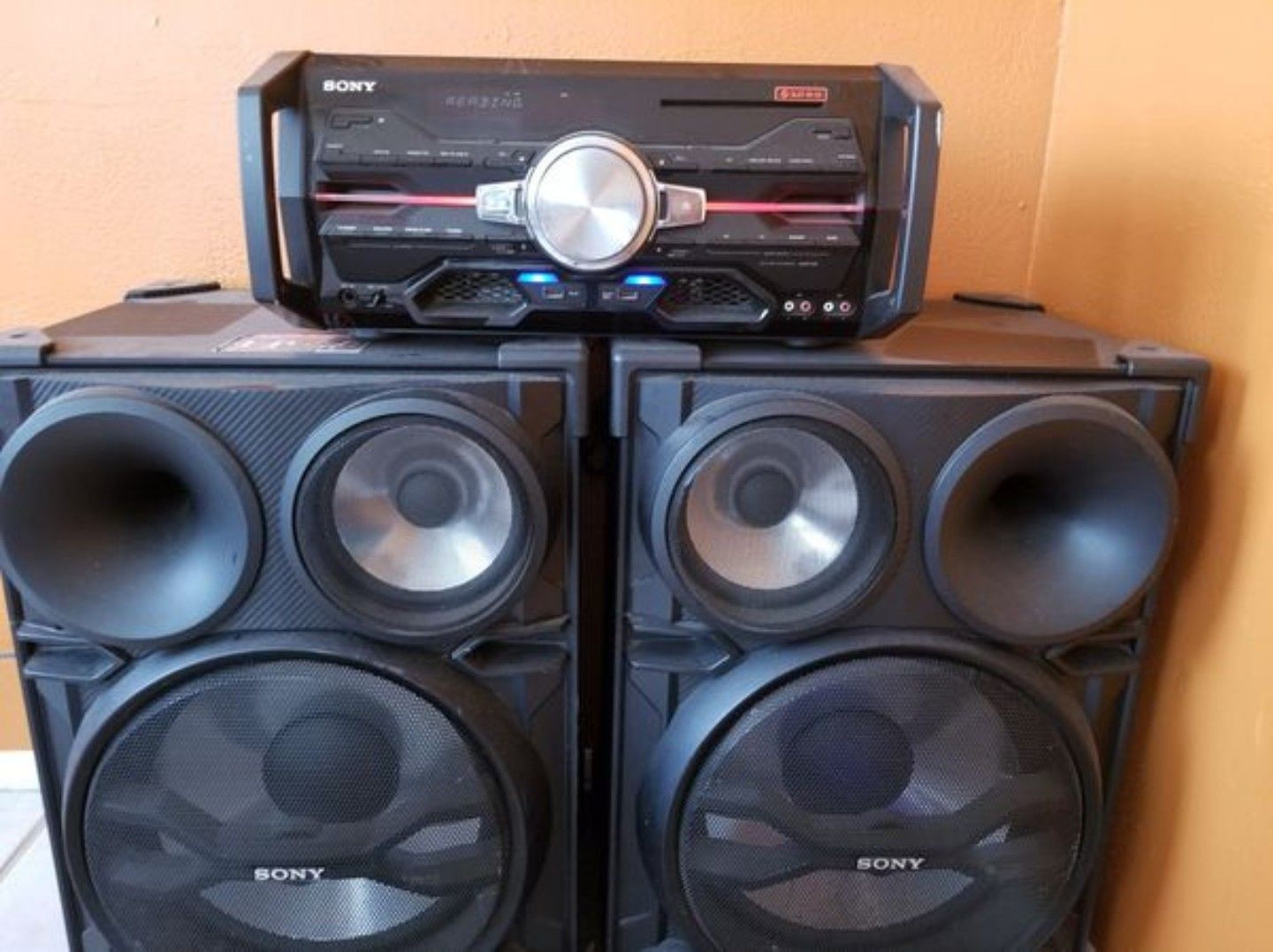 Sony Home Stereo 2000 Watts
