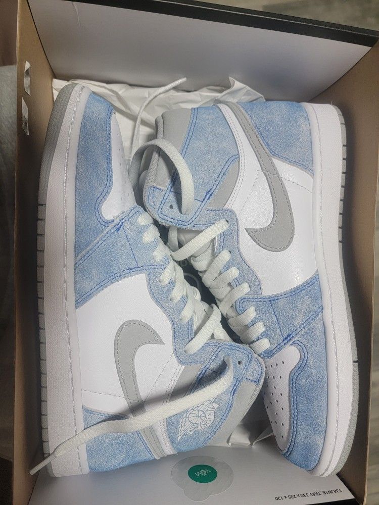 Jordan 1 Hyper Royale for Sale in Edinburg, TX - OfferUp