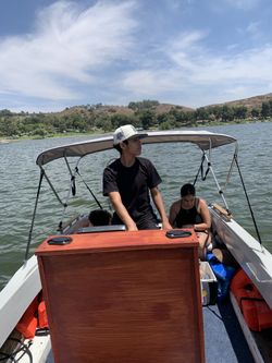 18’ Glastron Center Console for Sale in Pomona, CA - OfferUp