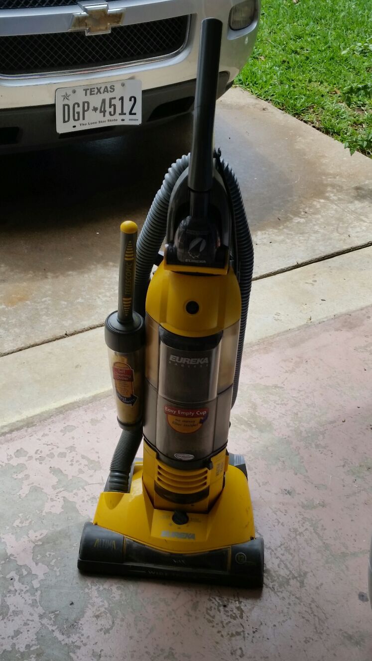Eureka Altima vacuum cleaner for Sale in Round Rock, TX - OfferUp