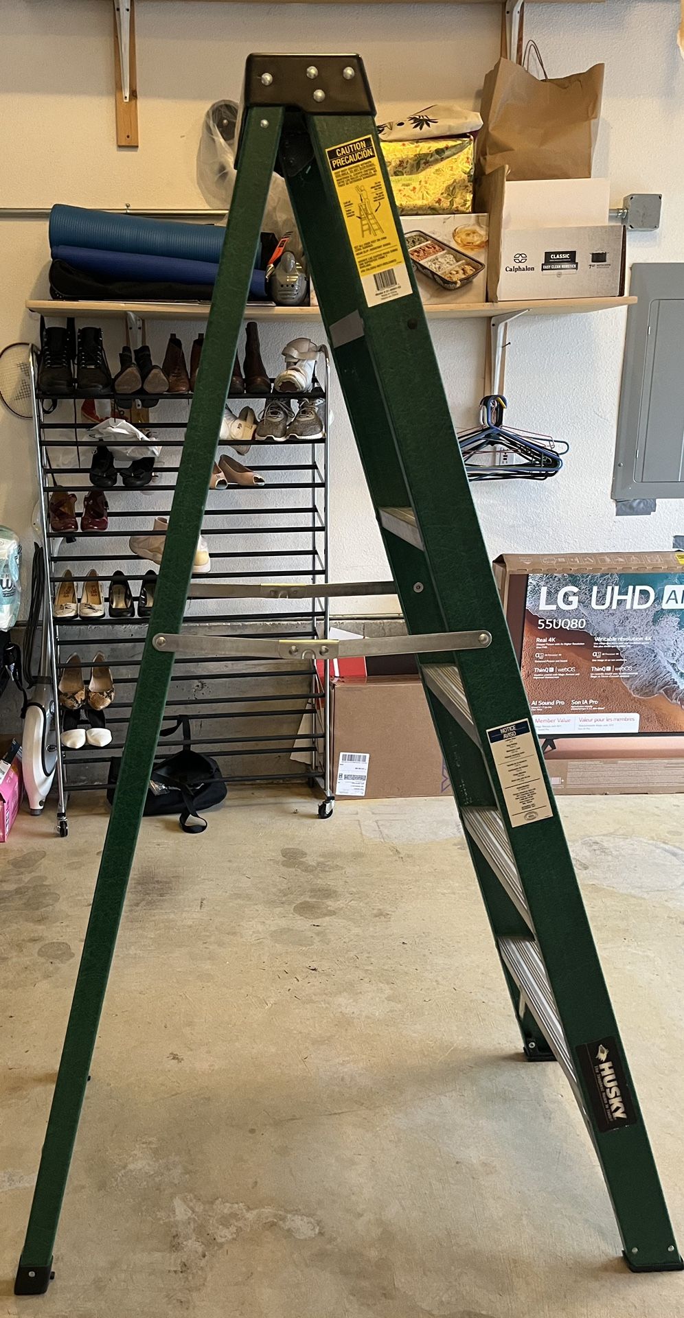 Husky Step Ladder 6 Ft, Type II, 225lb for Sale in West Linn, OR - OfferUp