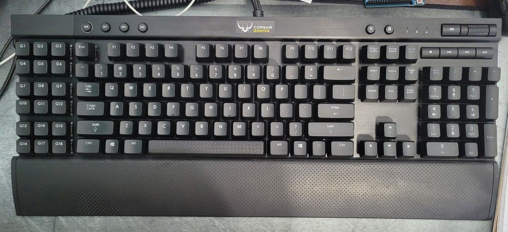 Corsair K95 RGB 122 Key | Cherry MX Browns | 18 Macro mechanical gaming ...