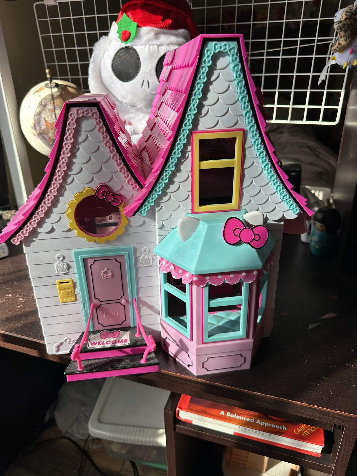 Hello Kitty Doll House
