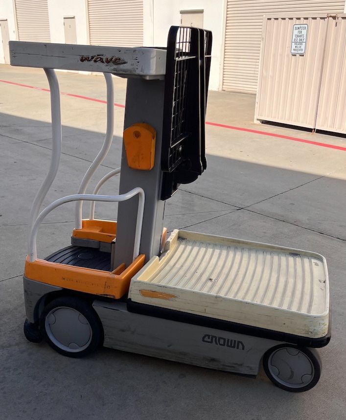 Crown Wave Work Assist Vehicle Self Propelled Man Lift 24V WAV50-118 ...