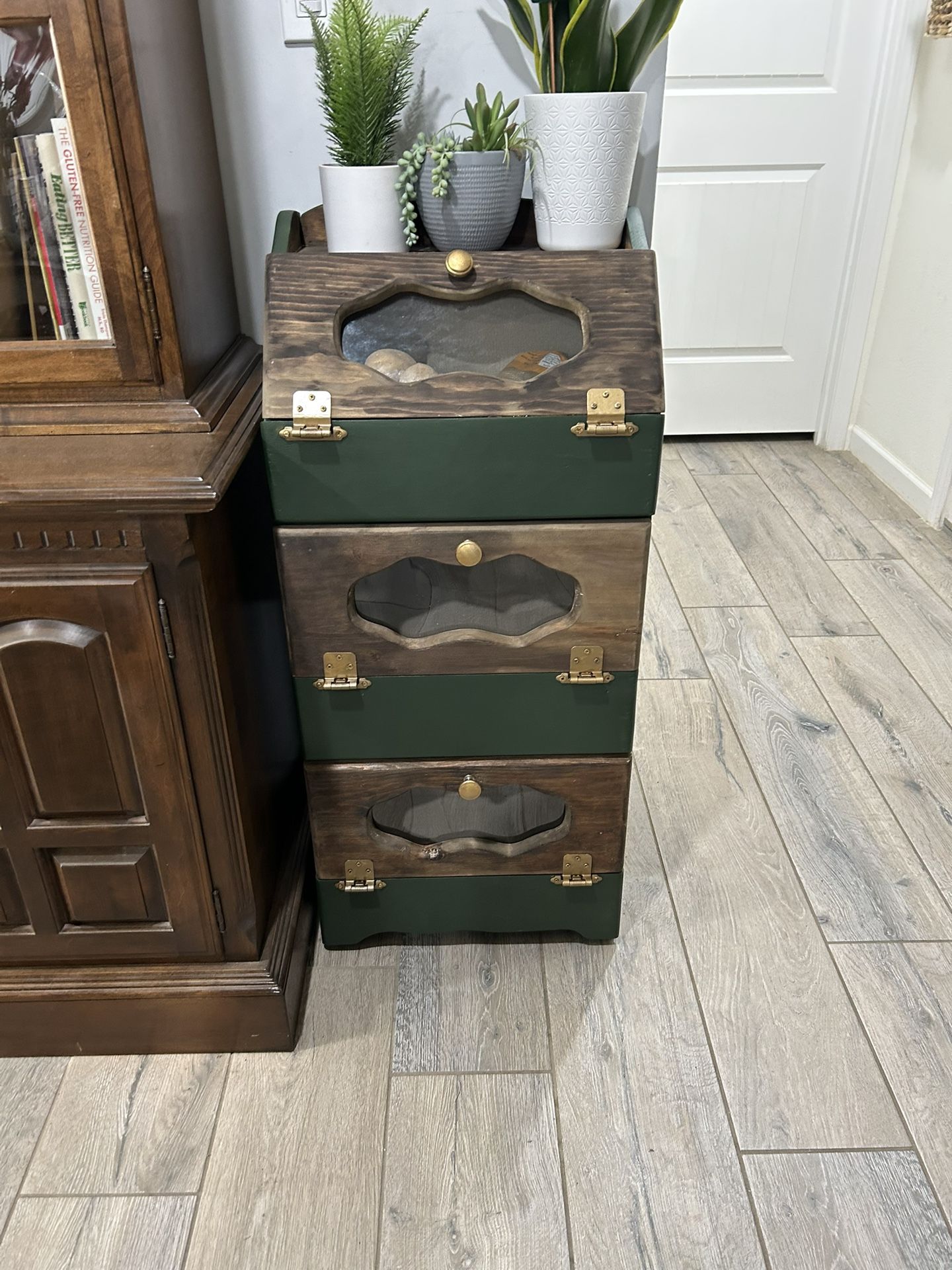 Bread Box for Sale in Hesperia, CA - OfferUp